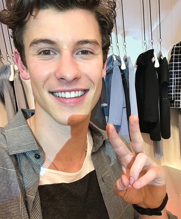 Shawn Mendes Girlfriends List | Dating History | GBF