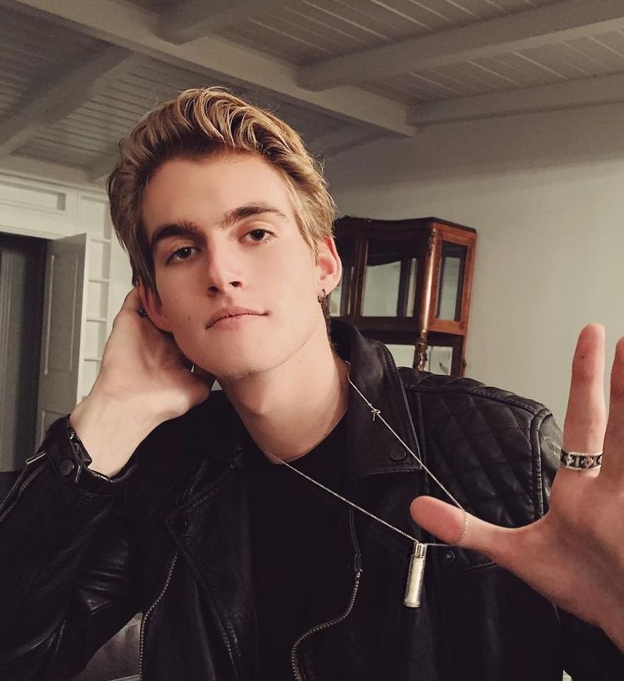 Presley Gerber Girlfriends List | Dating History | GBF